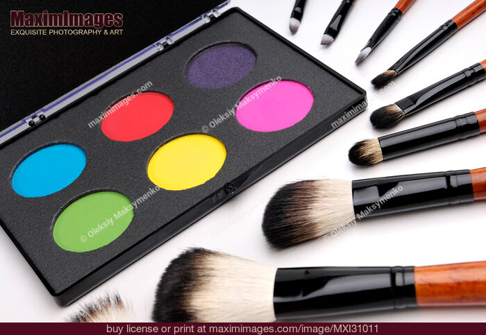 Make-up palette and brushes. Stock Photo MXI31011
